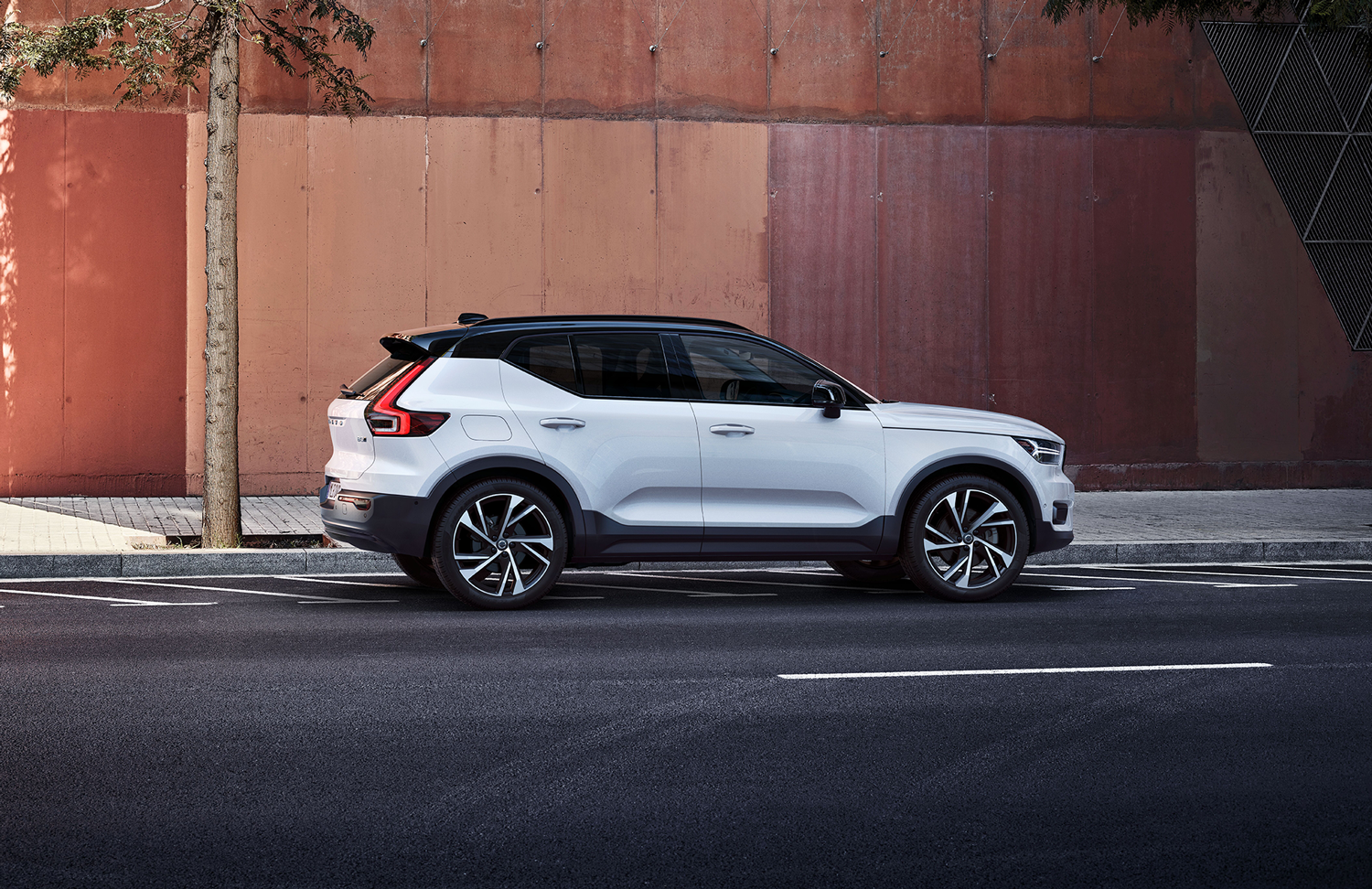 Top Volvo Models for Students: Cargo Space & Safety - Goodwin Volvo Blog